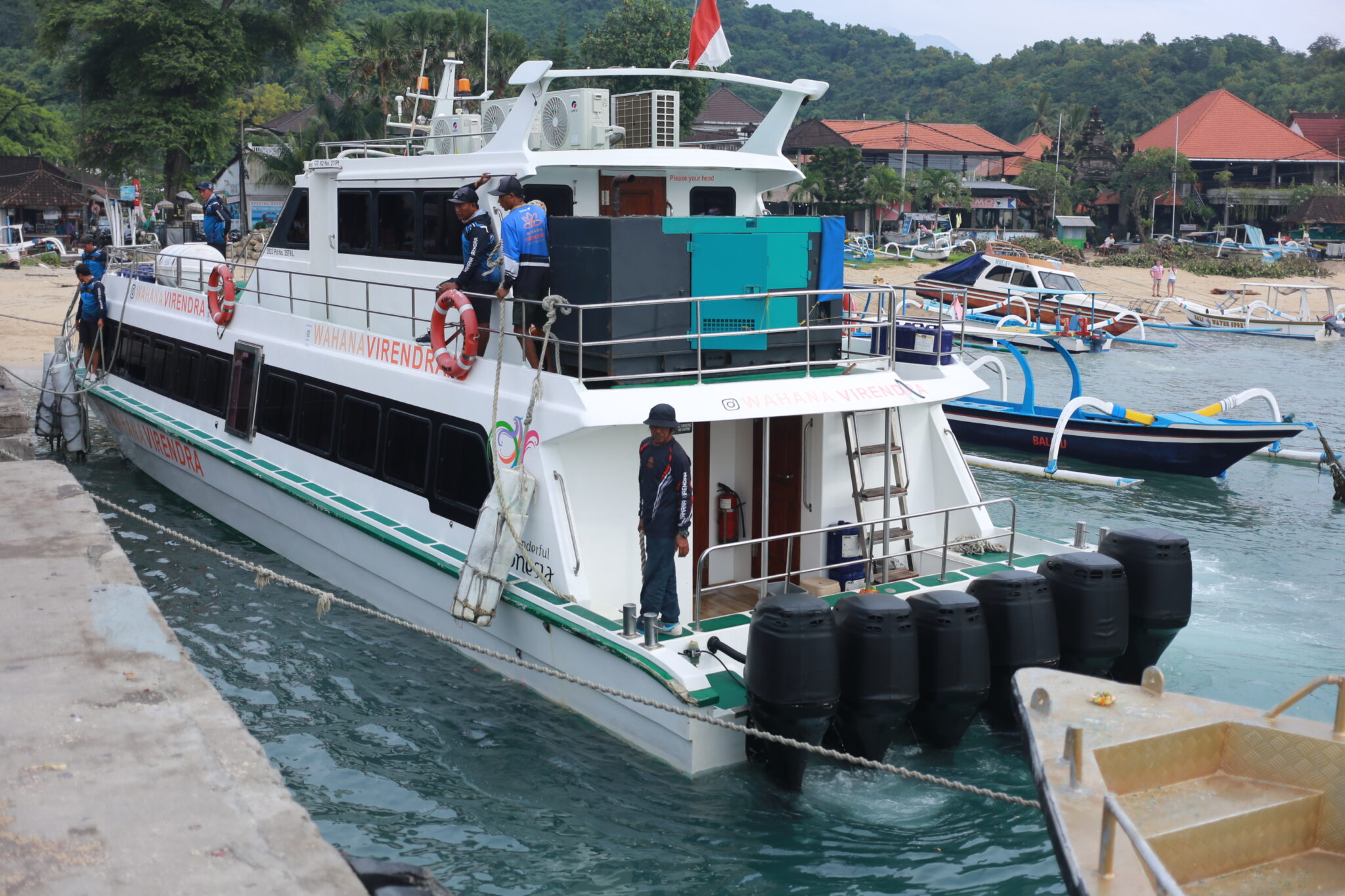 Perbandingan Fast Boat dan Kapal Ferry dari Bali ke Gili